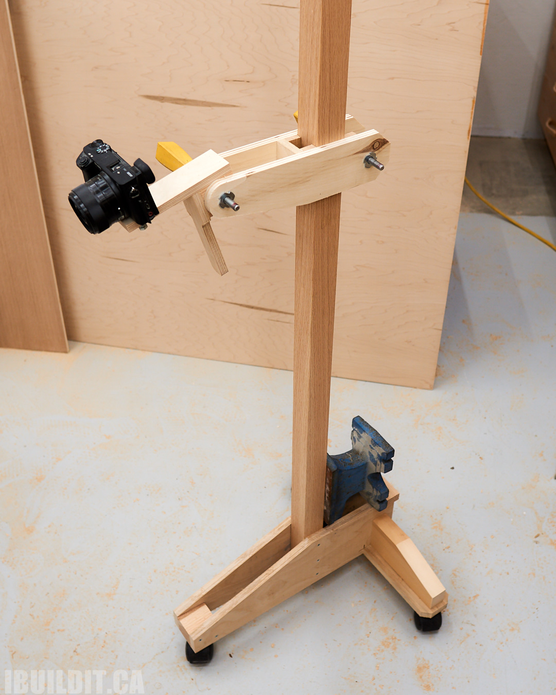 Camera Stand Quick Project - IBUILDIT.CA