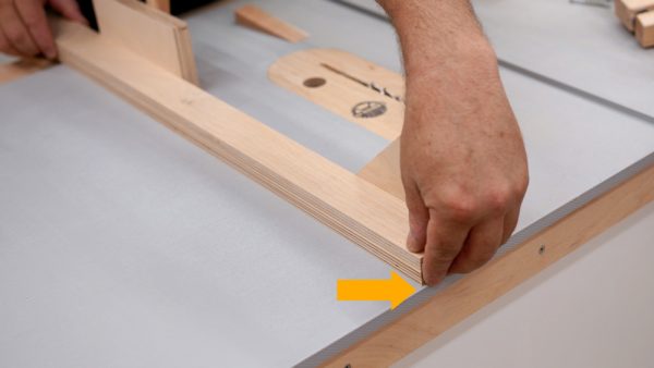 Locking Table Saw Fence - IBUILDIT.CA