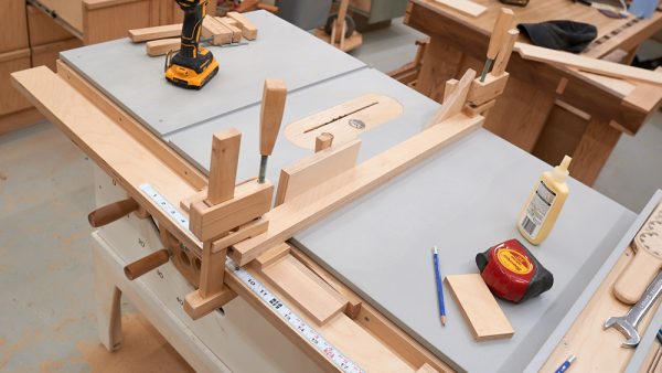 Locking Table Saw Fence - IBUILDIT.CA