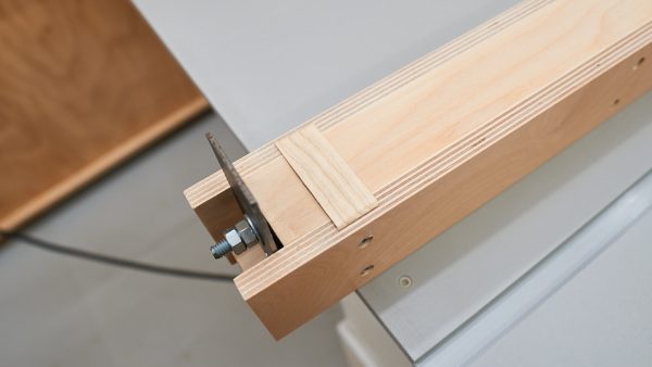 Locking Table Saw Fence - IBUILDIT.CA