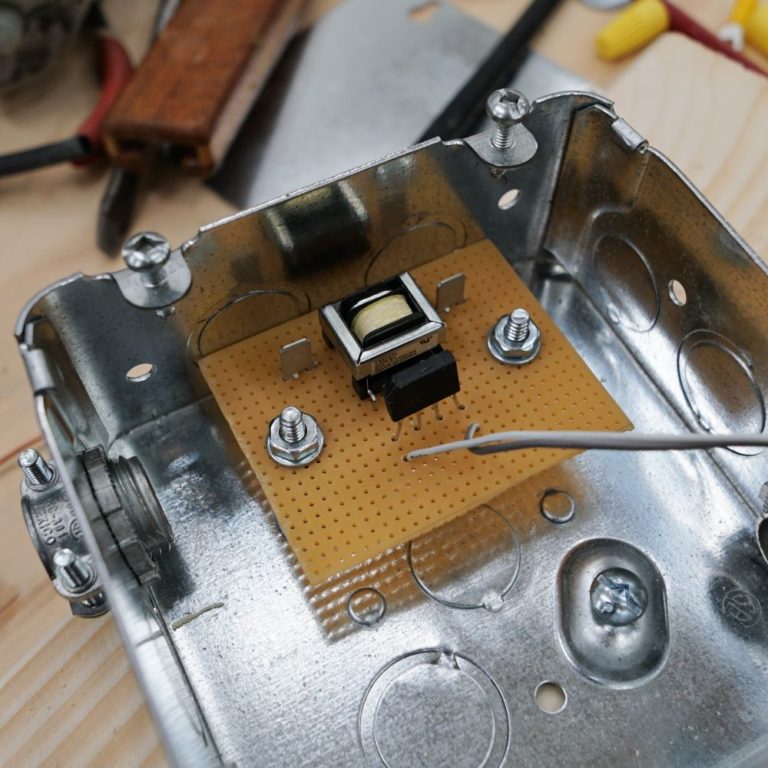 Simple Load Sensing Automatic Switch - IBUILDIT.CA