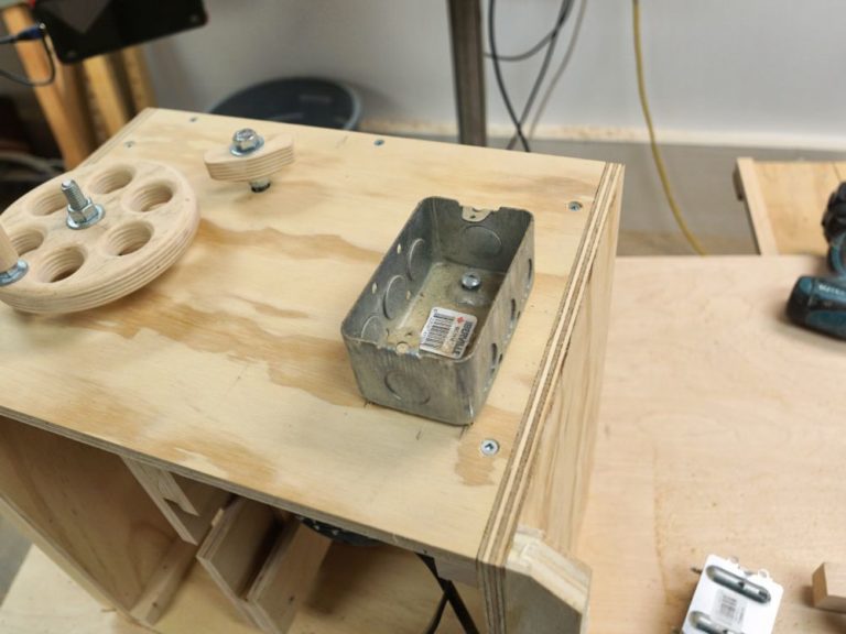 Making A Bench Top Router Table - IBUILDIT.CA