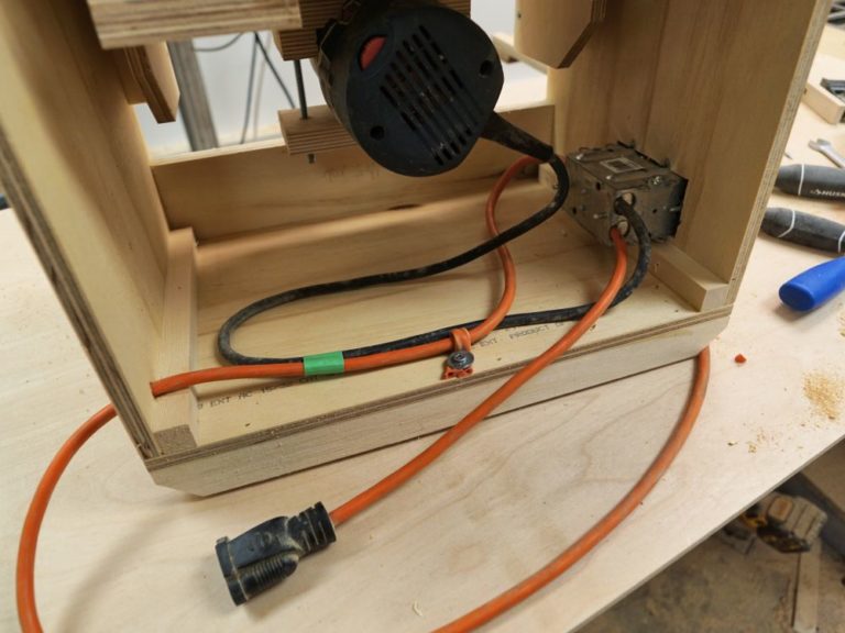 Making A Bench Top Router Table - IBUILDIT.CA