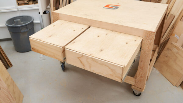 How To Make An Assembly Table - IBUILDIT.CA