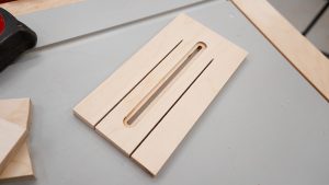 How To Make A Corner Clamp - IBUILDIT.CA