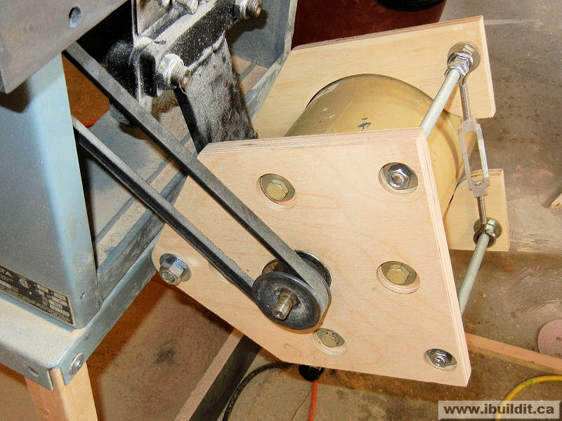 Bracket With Bearing - Building It - IBUILDIT.CA