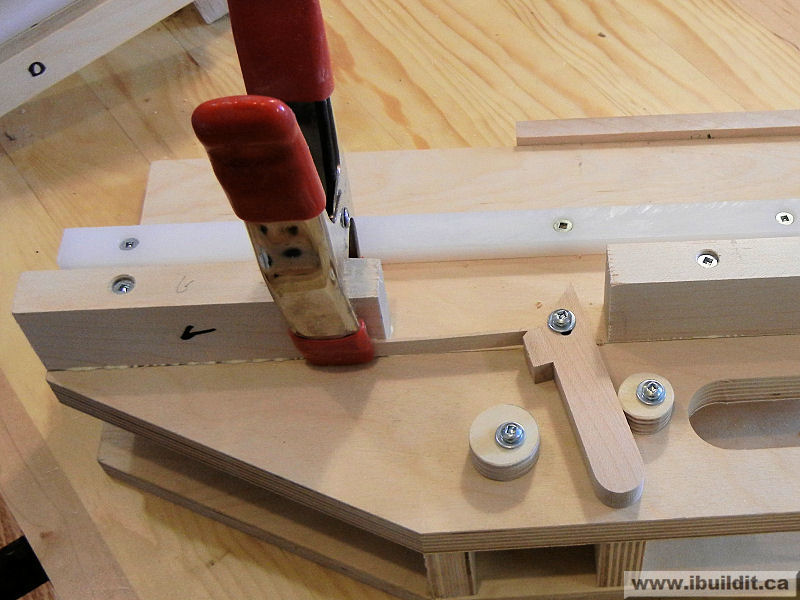How To Make An Advanced Box Joint Jig - IBUILDIT.CA