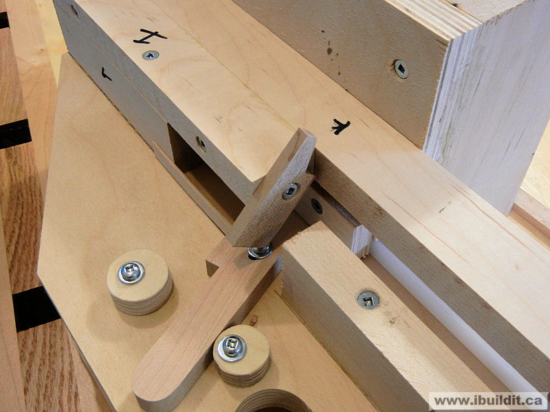 How To Make An Advanced Box Joint Jig - IBUILDIT.CA