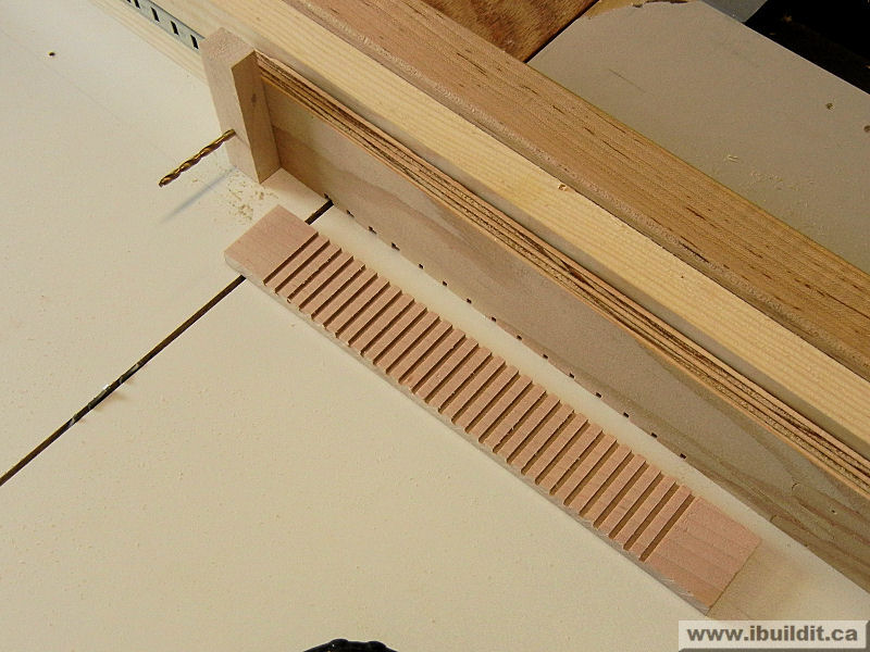 How To Make An Advanced Box Joint Jig - IBUILDIT.CA
