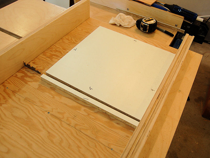 How To Make A Table Saw Sled - IBUILDIT.CA