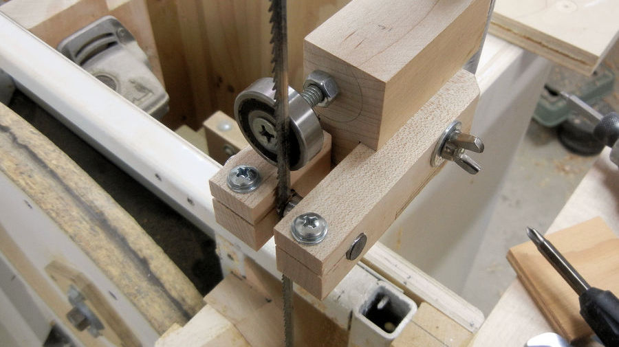How To Make Band Saw Blade Guides - IBUILDIT.CA