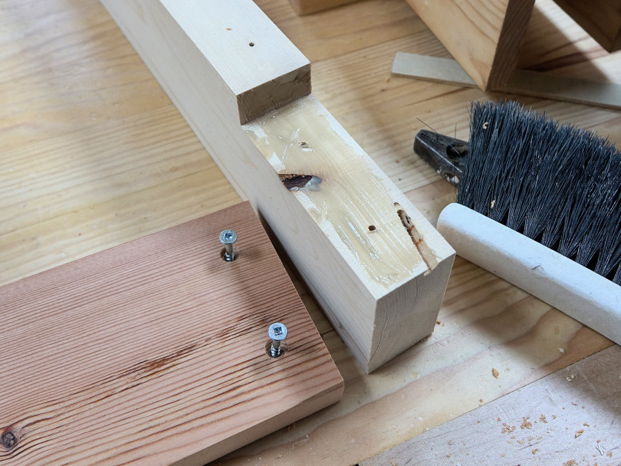 How To Make a Computer Desk - IBUILDIT.CA