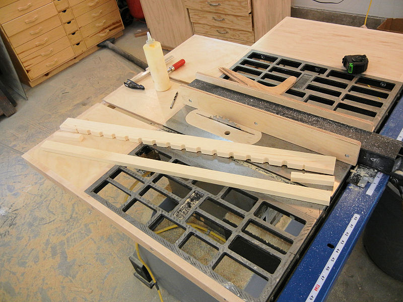 Making A Shelf Pin Jig - Shop Tricks & Tips - IBUILDIT.CA