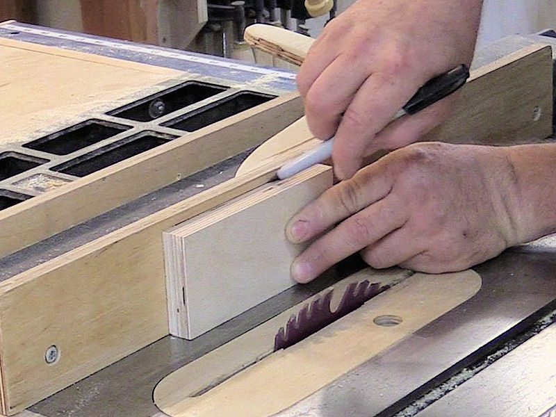 Super Simple Depth Of Cut Gauge For The Table Saw - IBUILDIT.CA