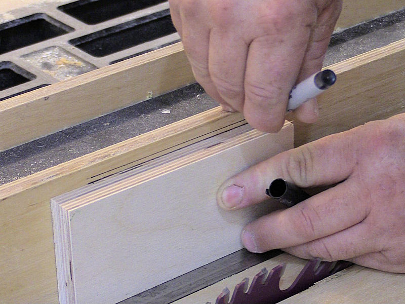 Super Simple Depth Of Cut Gauge For The Table Saw - IBUILDIT.CA