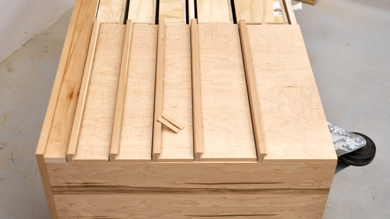 How To Make A Large Mobile Tool Box - IBUILDIT.CA