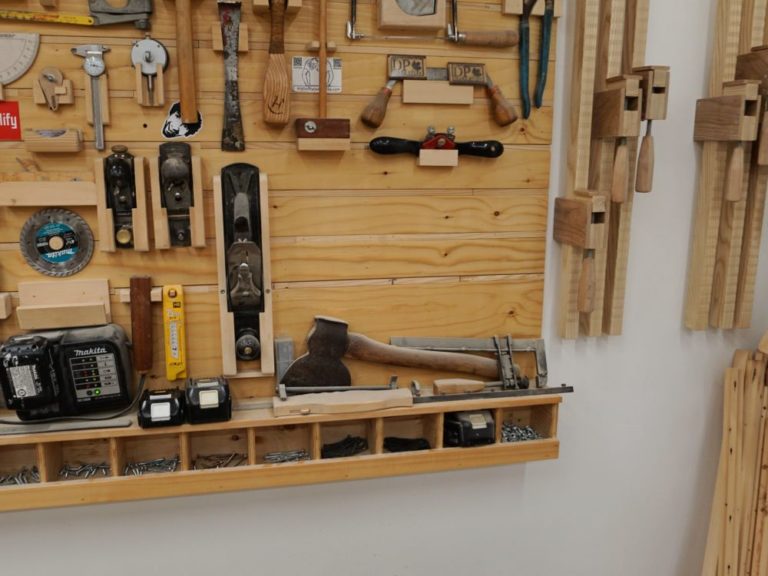 Easy To Make Screwdriver Rack - IBUILDIT.CA