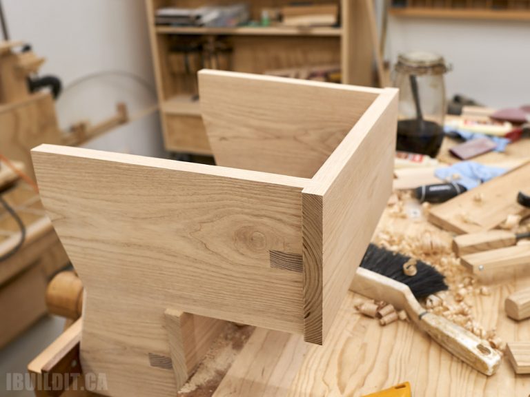 How To Make A Step Stool - Solid Wood - IBUILDIT.CA
