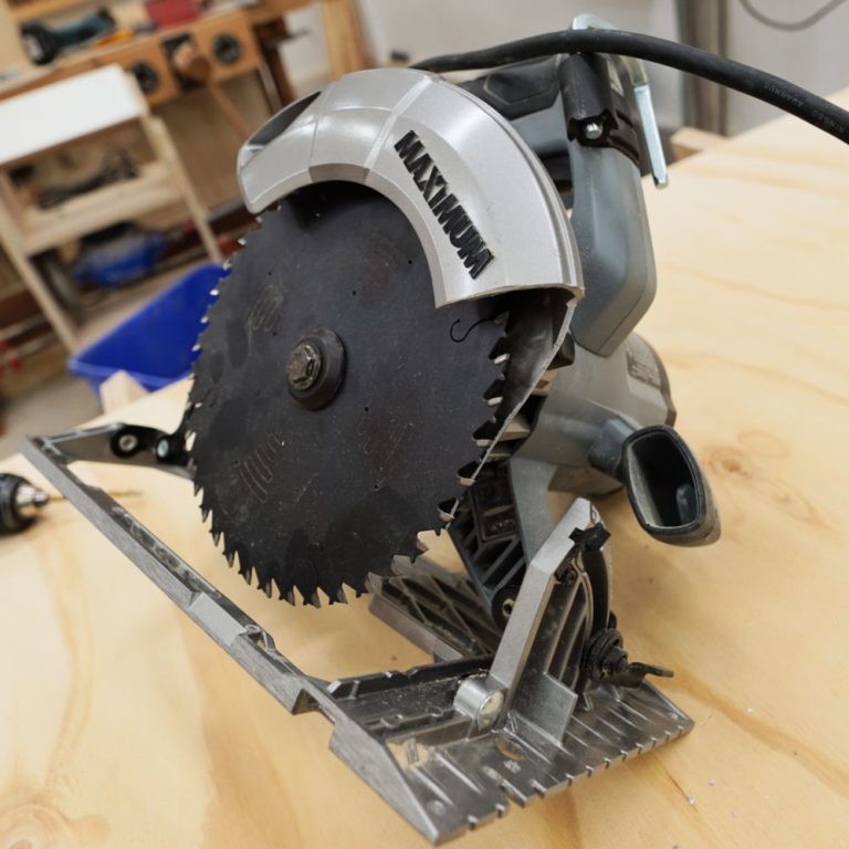 Making A Quick And Dirty Table Saw - IBUILDIT.CA