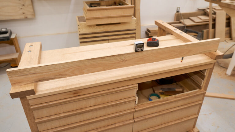 Making A Woodworker's Workbench - IBUILDIT.CA